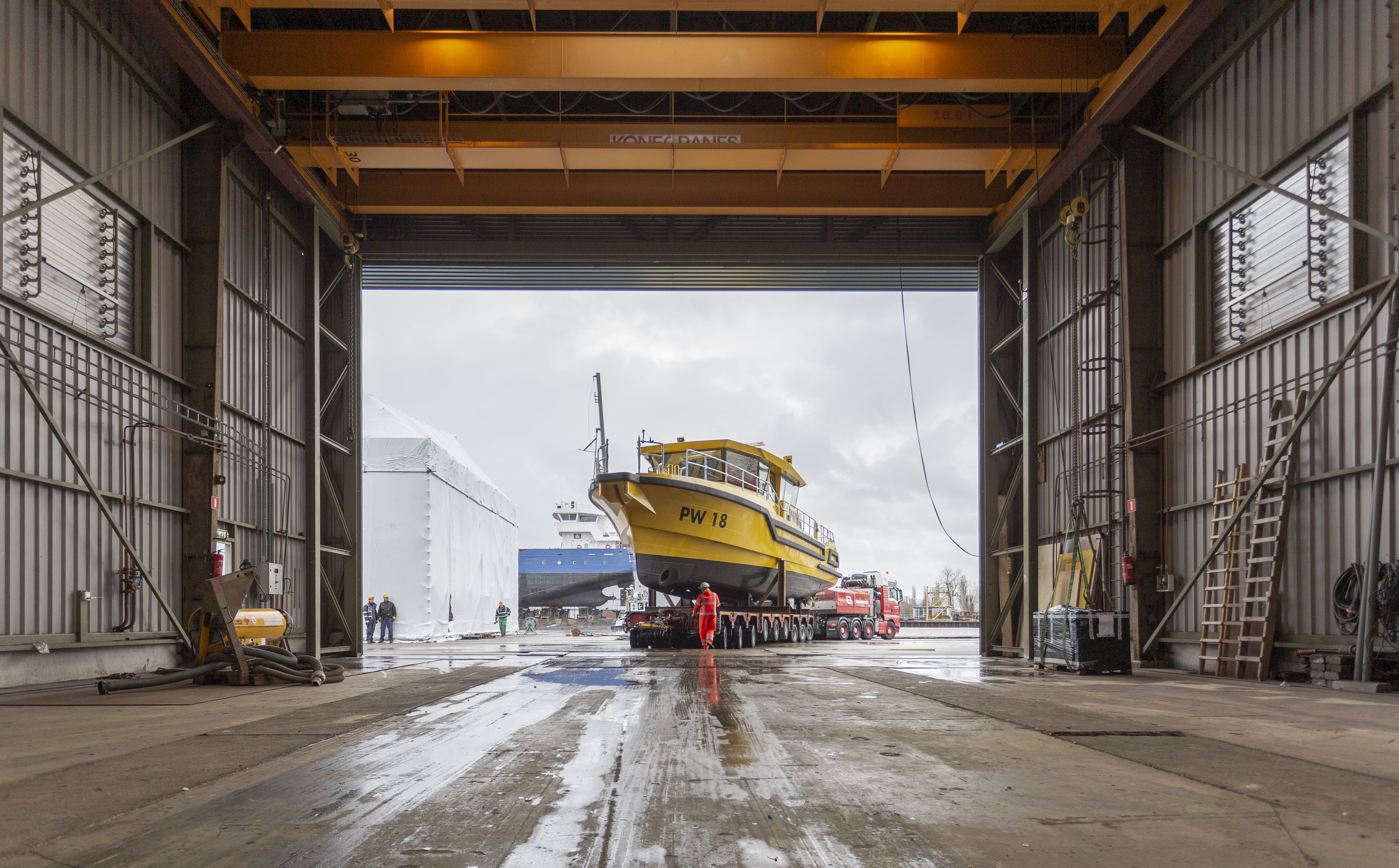Fully electric utility vessel 'PW18'