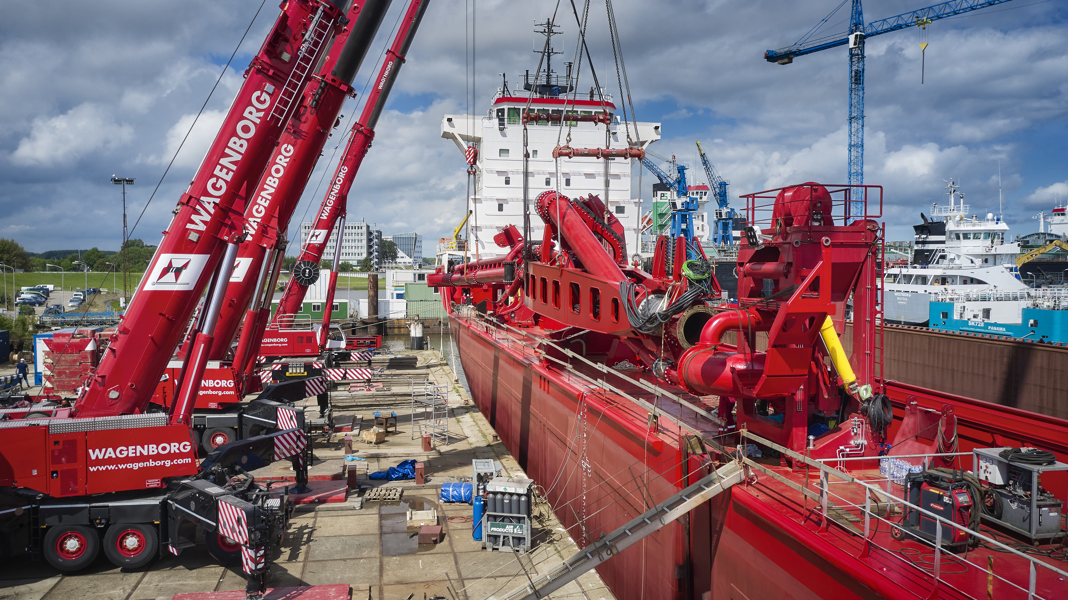'YED PRIOR': from container ship to gravel hopper dredger