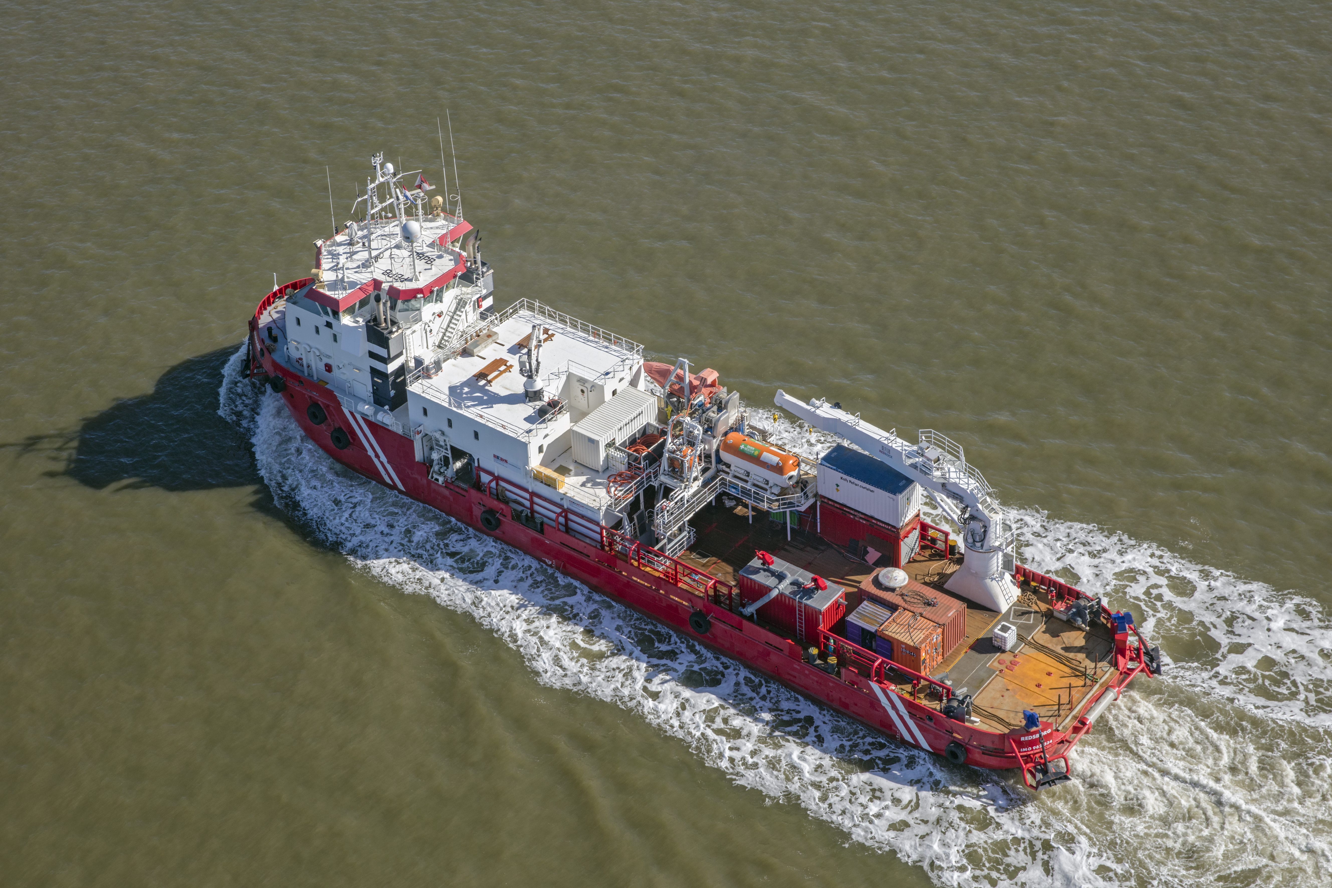 Conversion icebreaker 'SERKEBORG' into diving support vessel
